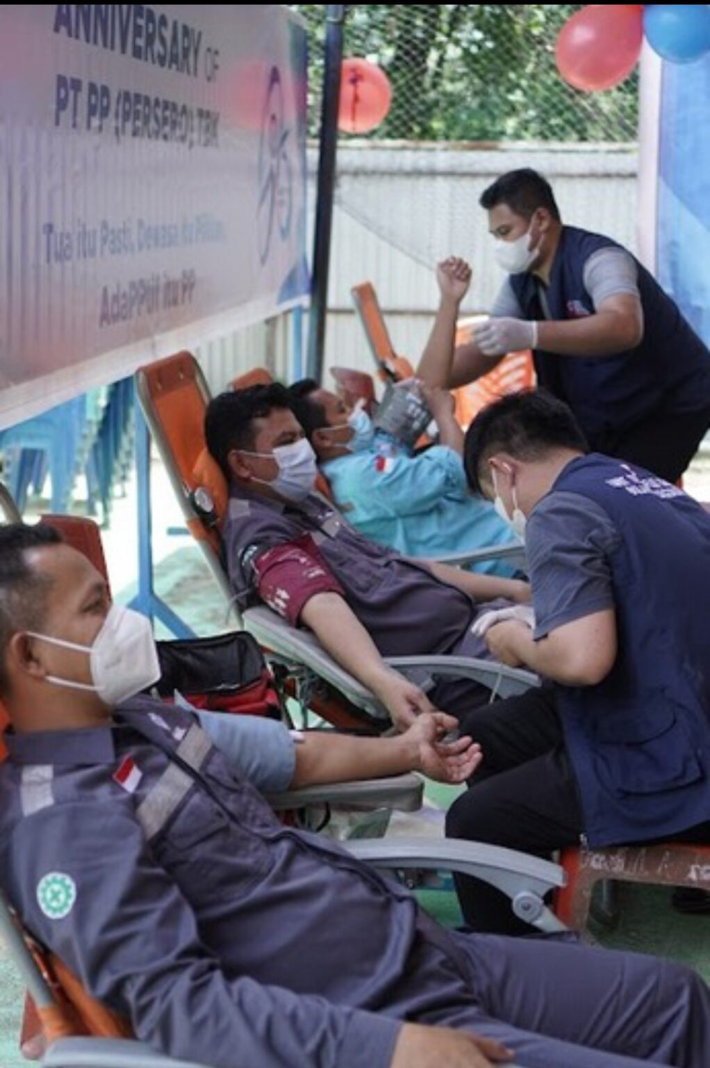 PT PP Persero Tbk Gelar Donor Darah dan Rapid Antigen - BolmongNews